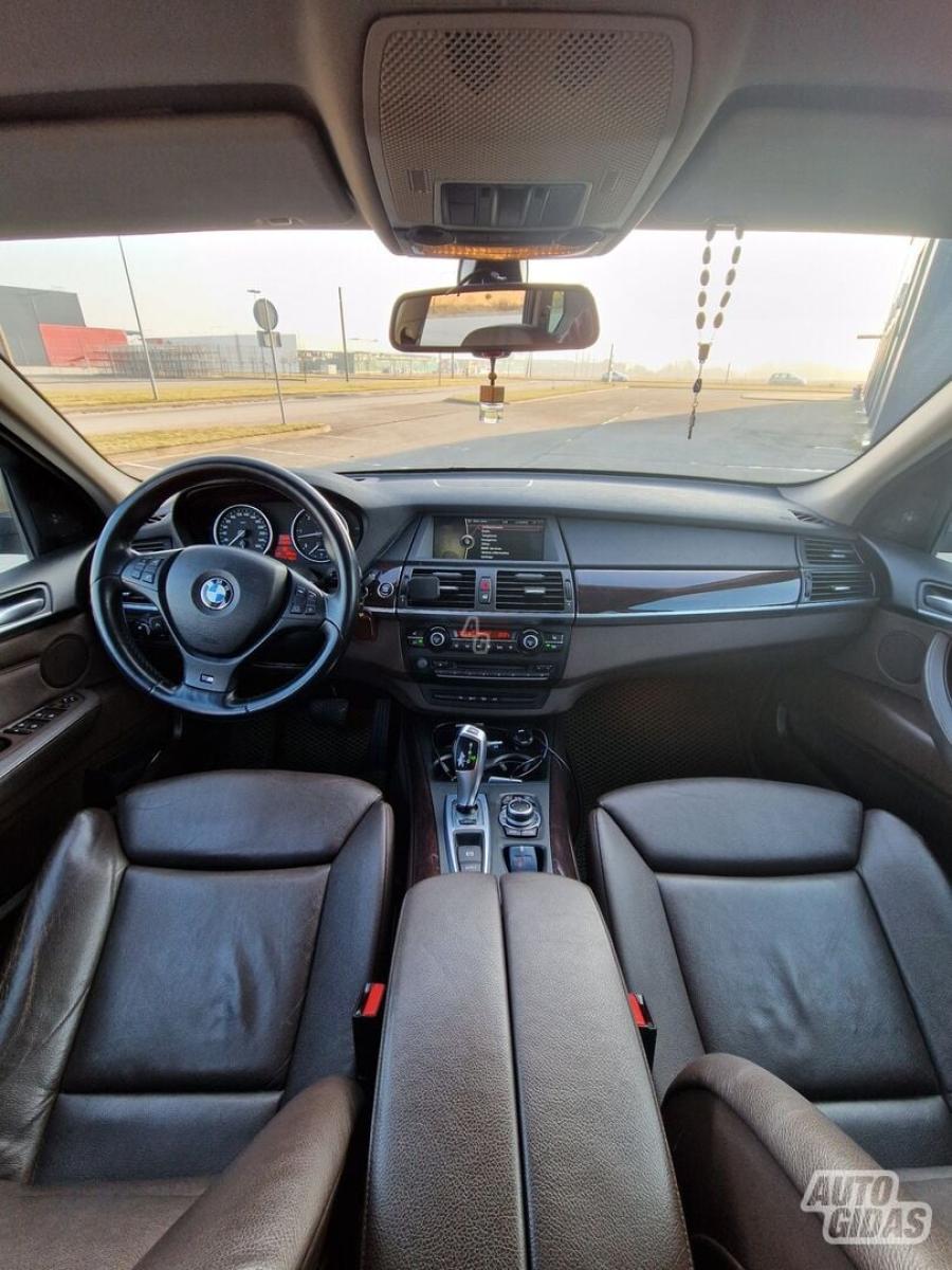 BMW X5 2011 in Kaunas, with an engine capacity of 3.00 L and mileage of 248 thousand km for 11200 €, photo 18 on AUTOMOTO.COM.LV