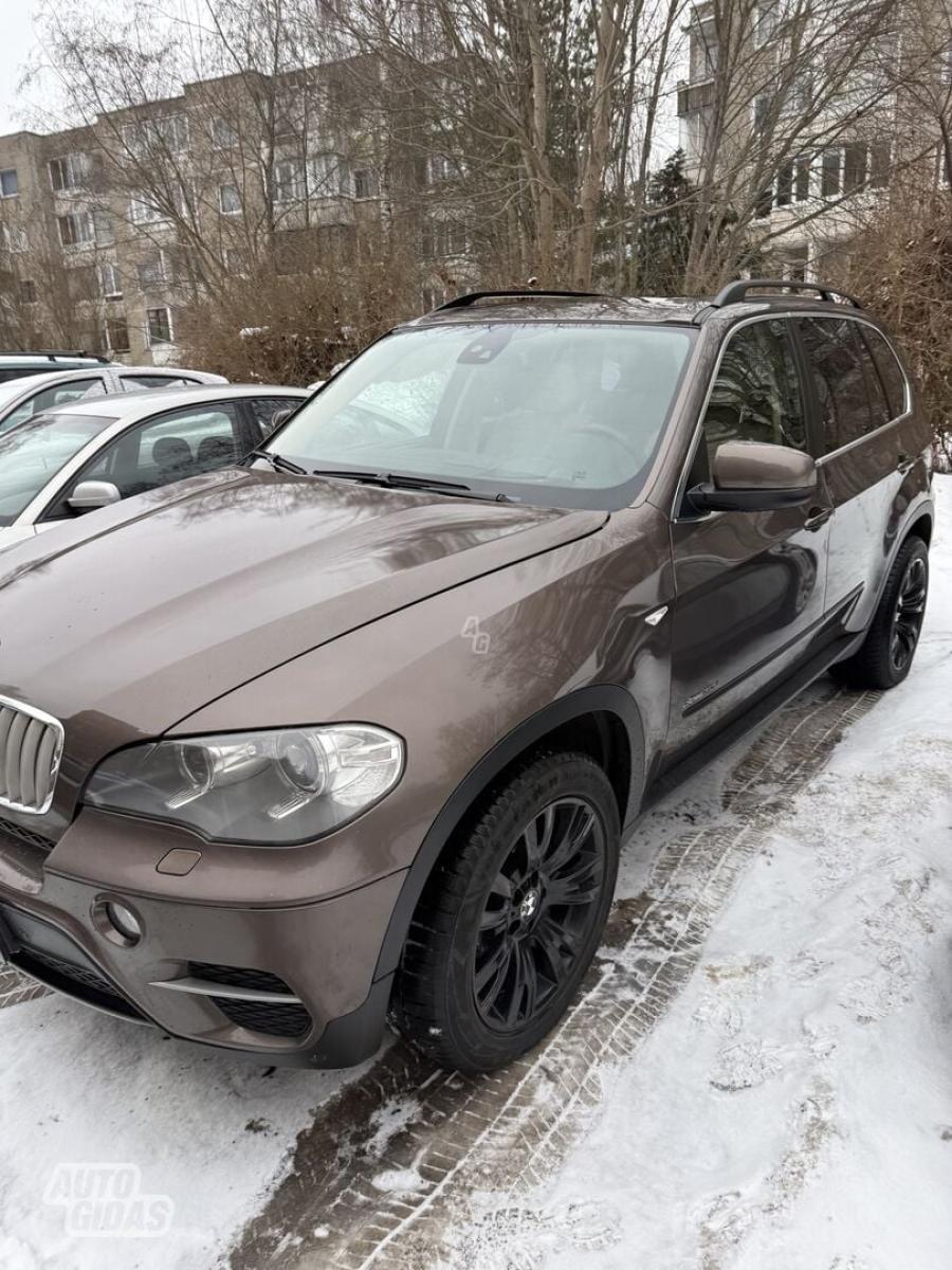 BMW X5 2011 in Vilnius, with an engine capacity of 3.00 L and mileage of 170 thousand km for 9500 €, photo 6 on AUTOMOTO.COM.LV