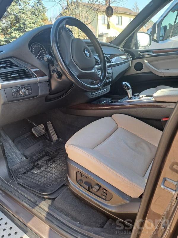 BMW X5 2011 Rīga, ar dzinēja tilpumu 3.00 L un nobraukumu 239 tūkst. km par 13000 €, foto 5 vietnē AUTOMOTO.COM.LV