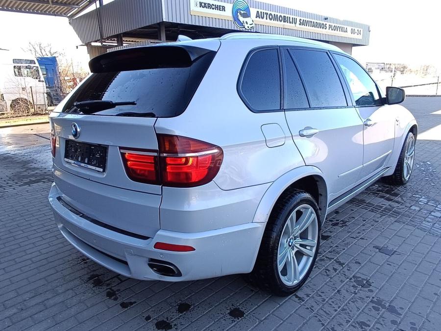 BMW X5 2011 Marijampole, ar dzinēja tilpumu 3.00 L un nobraukumu 215 tūkst. km par 10000 €, foto 4 vietnē AUTOMOTO.COM.LV