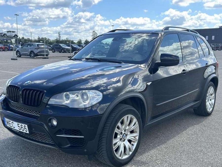 BMW X5 2011 Viļņa, ar dzinēja tilpumu 2.99 L un nobraukumu 350 tūkst. km par 9900 €, foto 1 vietnē AUTOMOTO.COM.LV