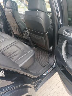 BMW X5 2012 in Rezekne, with an engine capacity of 3.00 L and mileage of 312 thousand km for 13200 €, photo 7 on AUTOMOTO.COM.LV