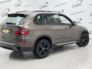 BMW X5 2012 in Vilnius, with an engine capacity of 2.99 L and mileage of 301 thousand km for 11900 €, photo 2 on AUTOMOTO.COM.LV