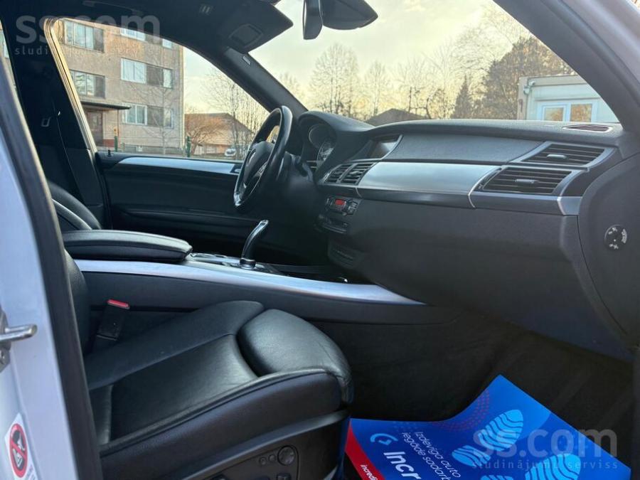 BMW X5 2012 Kuldīga, ar dzinēja tilpumu 3.00 L un nobraukumu 285 tūkst. km par 12390 €, foto 14 vietnē AUTOMOTO.COM.LV