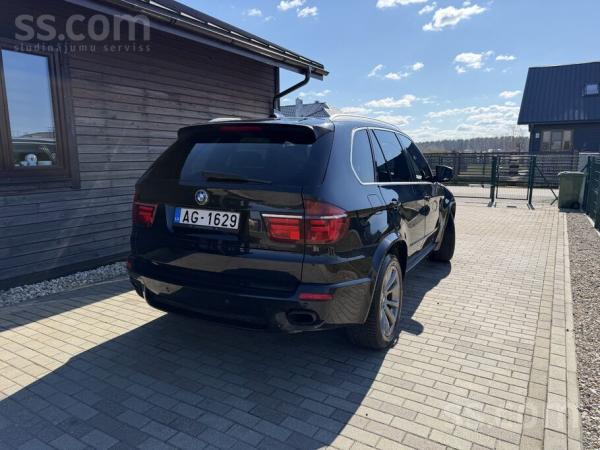 BMW X5 2012 in Riga, with an engine capacity of 3.00 L and mileage of 281 thousand km for 13300 €, photo 3 on AUTOMOTO.COM.LV