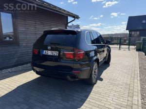 BMW X5 2012 Rīga, ar dzinēja tilpumu 3.00 L un nobraukumu 281 tūkst. km par 13300 €, foto 4 vietnē AUTOMOTO.COM.LV