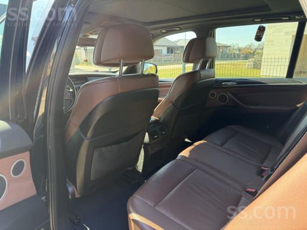 BMW X5 2012 in Riga, with an engine capacity of 3.00 L and mileage of 281 thousand km for 13300 €, photo 7 on AUTOMOTO.COM.LV