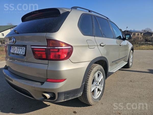 BMW X5 2012 Ogre, ar dzinēja tilpumu 3.00 L un nobraukumu 228 tūkst. km par 10500 €, foto 1 vietnē AUTOMOTO.COM.LV