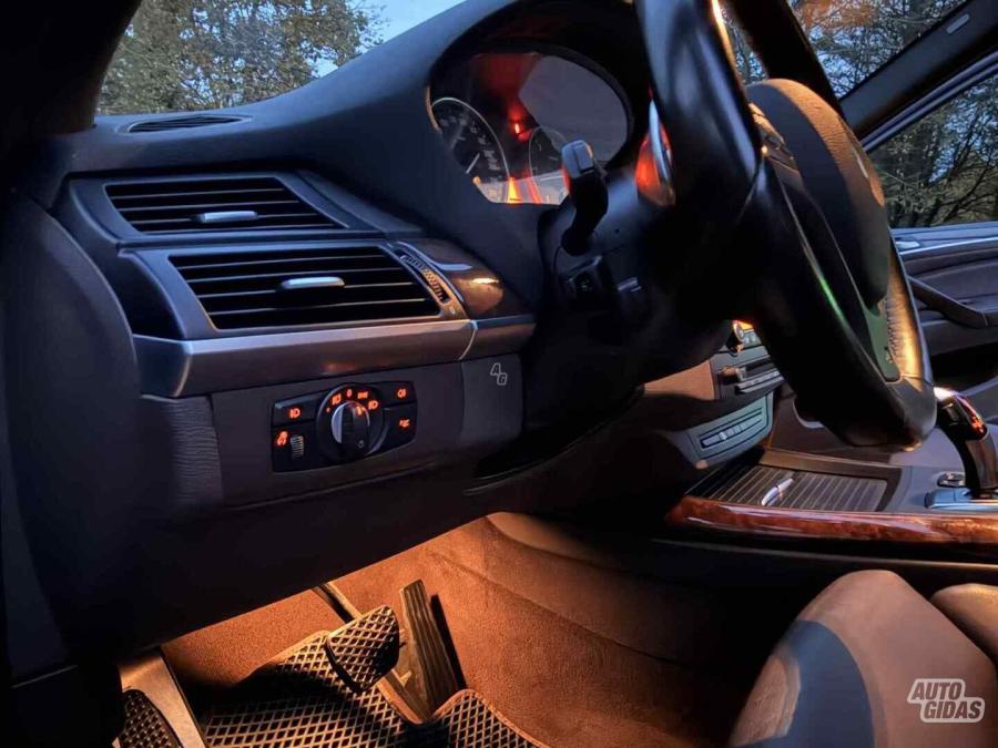 BMW X5 2012 in Radviliskis, with an engine capacity of 3.00 L and mileage of 290 thousand km for 10500 €, photo 14 on AUTOMOTO.COM.LV