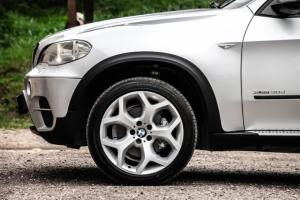 BMW X5 2012 Rīga, ar dzinēja tilpumu 3.00 L un nobraukumu 270 tūkst. km par 14250 €, foto 10 vietnē AUTOMOTO.COM.LV