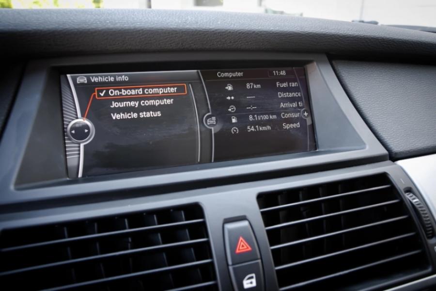 BMW X5 2012 Rīga, ar dzinēja tilpumu 3.00 L un nobraukumu 270 tūkst. km par 14250 €, foto 33 vietnē AUTOMOTO.COM.LV