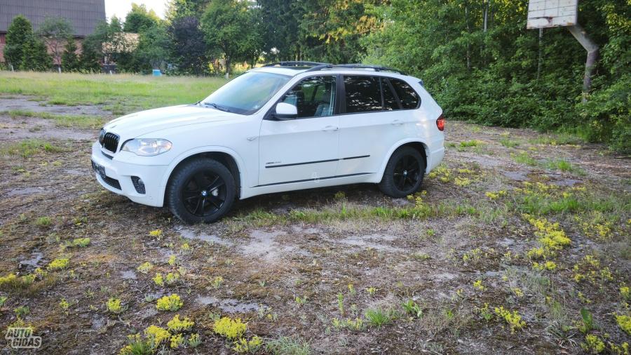 BMW X5 2012 in Taurage, with an engine capacity of 3.00 L and mileage of 330 thousand km for 6700 €, photo 9 on AUTOMOTO.COM.LV