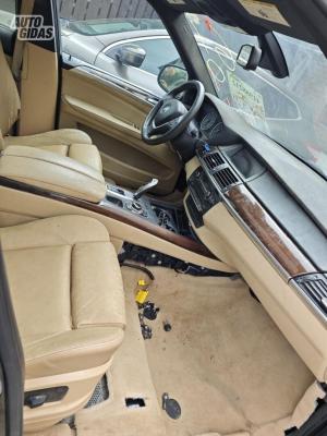 BMW X5 2012 in Varena, with an engine capacity of 3.00 L and mileage of 220 thousand km for 5900 €, photo 6 on AUTOMOTO.COM.LV