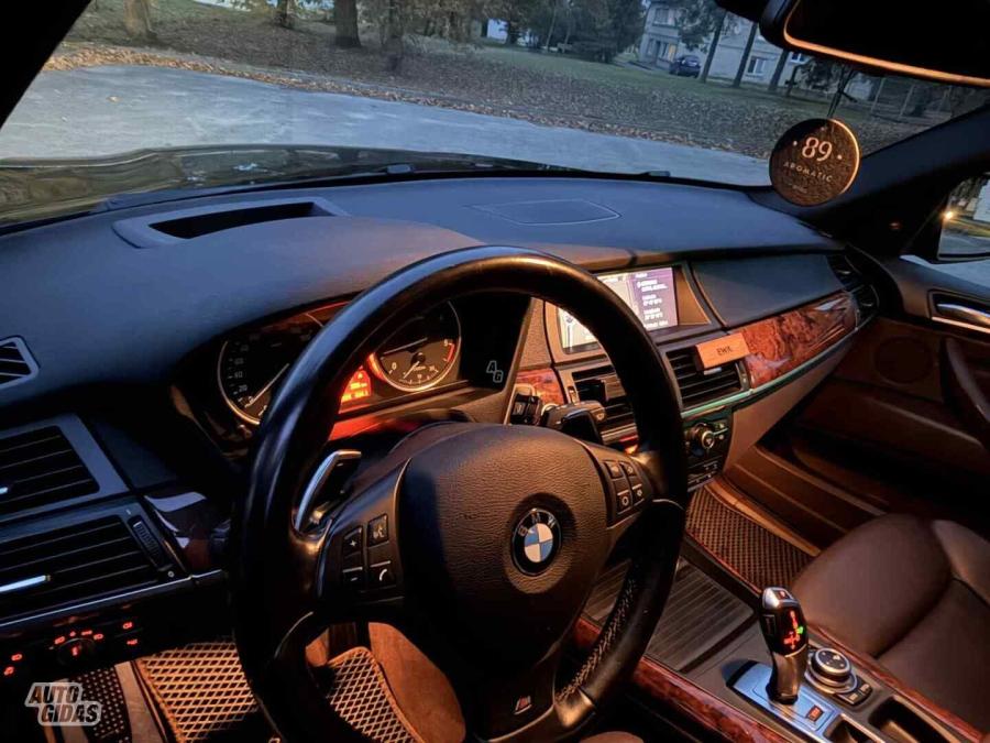 BMW X5 2012 in Radviliskis, with an engine capacity of 3.00 L and mileage of 280 thousand km for 5500 €, photo 14 on AUTOMOTO.COM.LV
