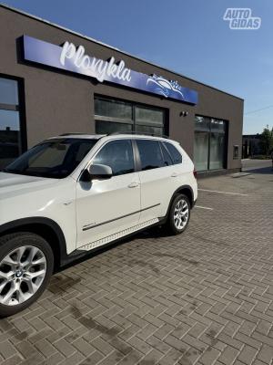 BMW X5 2012 in Siauliai, with an engine capacity of 3.00 L and mileage of 302 thousand km for 9500 €, photo 3 on AUTOMOTO.COM.LV