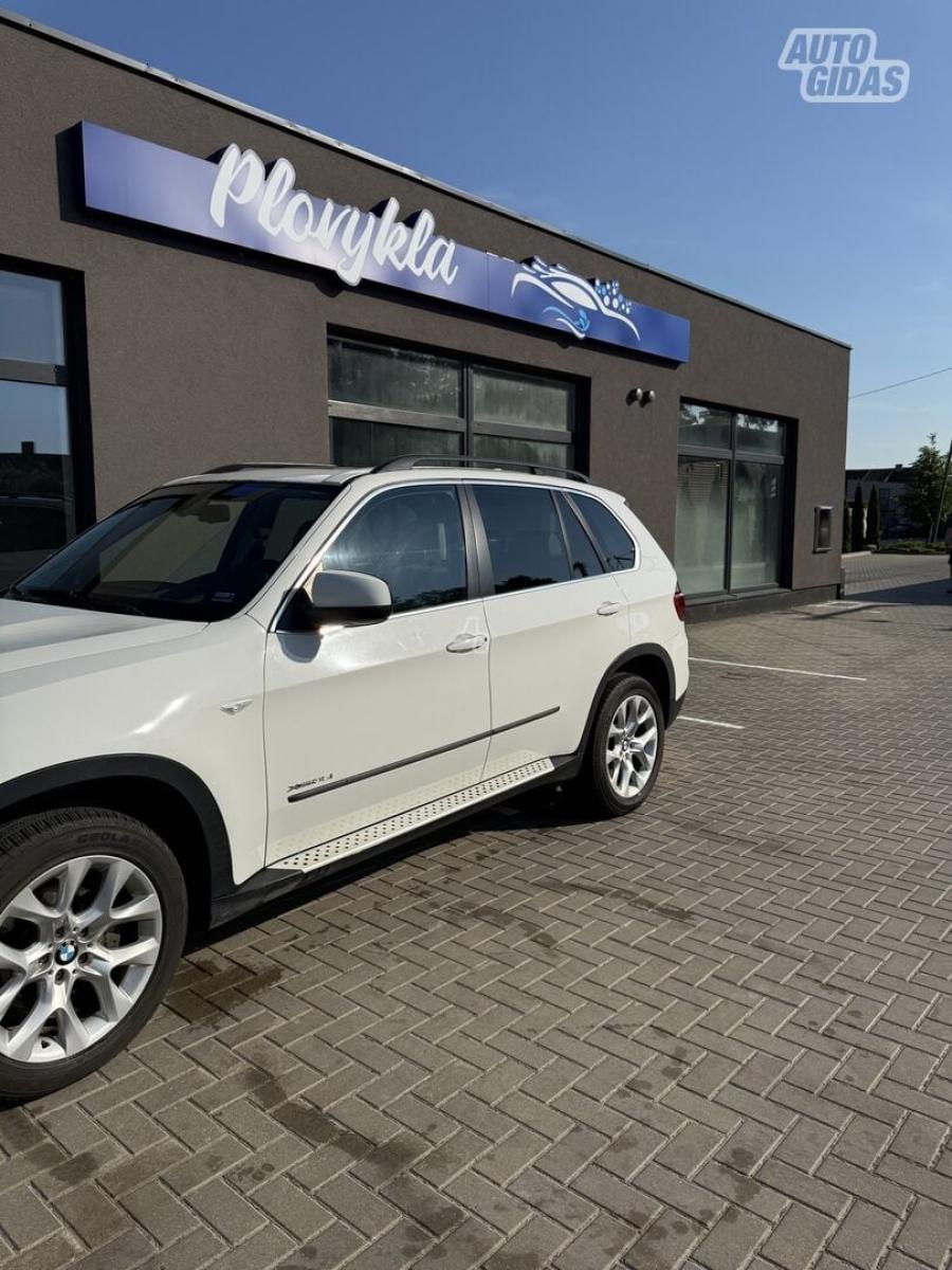 BMW X5 2012 in Siauliai, with an engine capacity of 3.00 L and mileage of 302 thousand km for 9500 €, photo 3 on AUTOMOTO.COM.LV