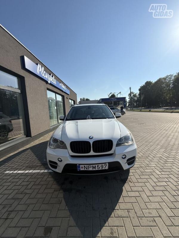 BMW X5 2012 in Siauliai, with an engine capacity of 3.00 L and mileage of 302 thousand km for 9500 €, photo 6 on AUTOMOTO.COM.LV