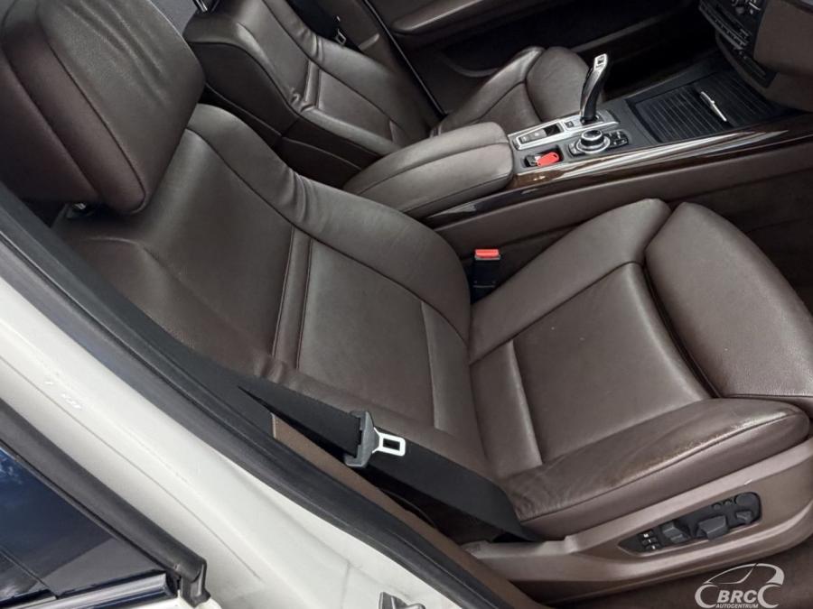 BMW X5 2013 in Vilnius, with an engine capacity of 2.99 L and mileage of 291 thousand km for 9900 €, photo 6 on AUTOMOTO.COM.LV