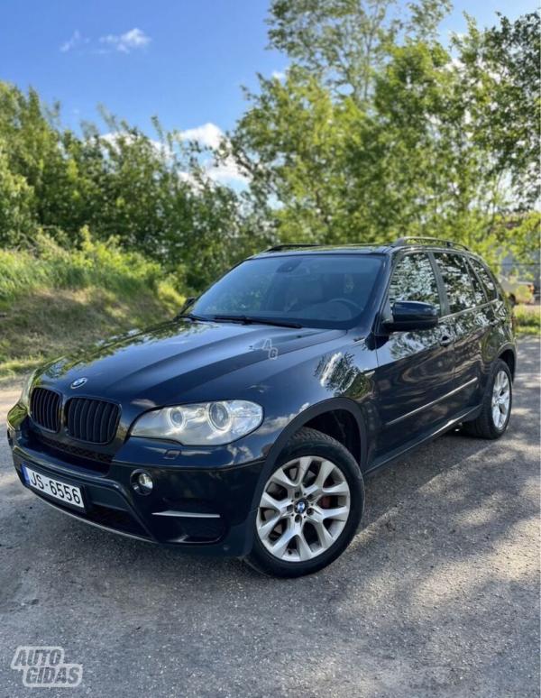 BMW X5 2013 in Riga, with an engine capacity of 3.00 L and mileage of 263 thousand km for 10450 €, photo 1 on AUTOMOTO.COM.LV