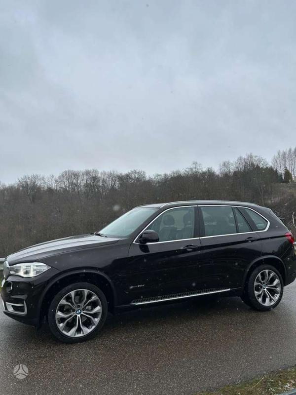 BMW X5 2014 in Sakiai, with an engine capacity of 2.99 L and mileage of 225 thousand km for 18500 €, photo 1 on AUTOMOTO.COM.LV