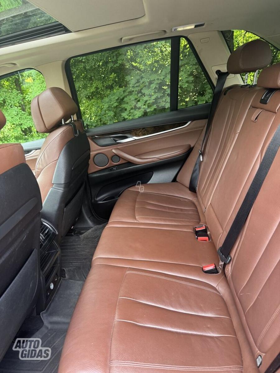 BMW X5 2014 in Vilnius, with an engine capacity of 3.50 L and mileage of 299 thousand km for 12000 €, photo 15 on AUTOMOTO.COM.LV