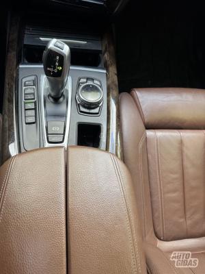 BMW X5 2014 in Vilnius, with an engine capacity of 3.50 L and mileage of 299 thousand km for 12000 €, photo 16 on AUTOMOTO.COM.LV