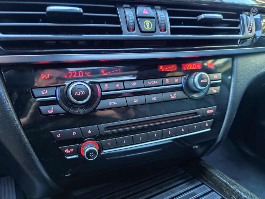 BMW X5 2014 in Kaunas, with an engine capacity of 2.99 L and mileage of 300 thousand km for 16600 €, photo 19 on AUTOMOTO.COM.LV