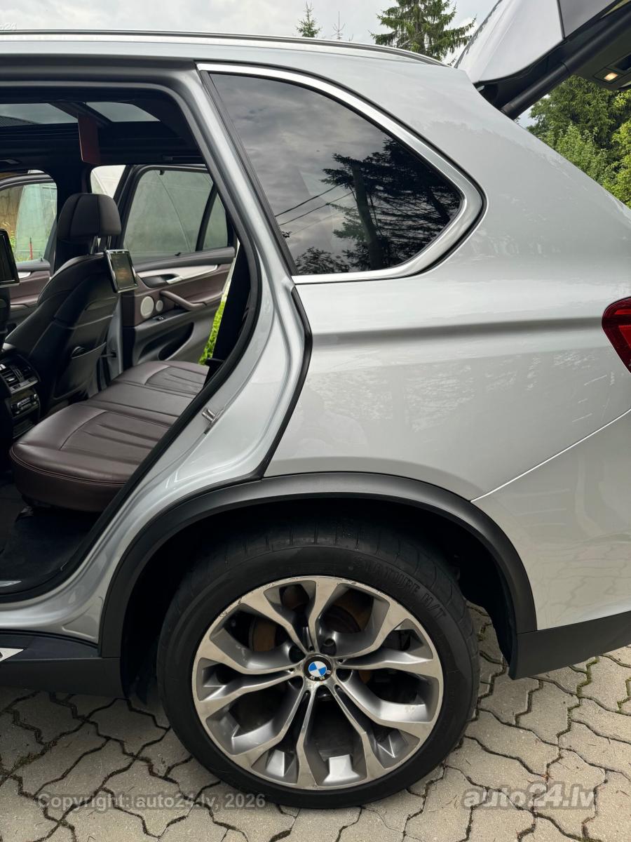 BMW X5 2014 in Tallinn, with an engine capacity of 3.00 L and mileage of 286 thousand km for 36000 €, photo 10 on AUTOMOTO.COM.LV