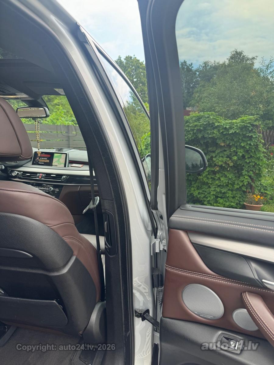 BMW X5 2014 in Tallinn, with an engine capacity of 3.00 L and mileage of 286 thousand km for 36000 €, photo 22 on AUTOMOTO.COM.LV