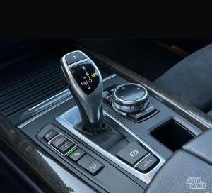BMW X5 2014 in Kaunas, with an engine capacity of 3.00 L and mileage of 222 thousand km for 19950 €, photo 11 on AUTOMOTO.COM.LV