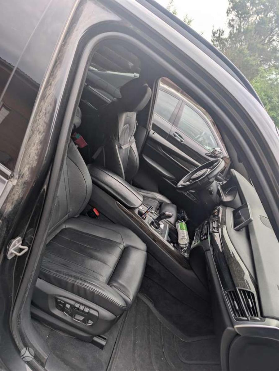 BMW X5 2014 in Klaipeda, with an engine capacity of 2.98 L and mileage of 220 thousand km for 18500 €, photo 6 on AUTOMOTO.COM.LV
