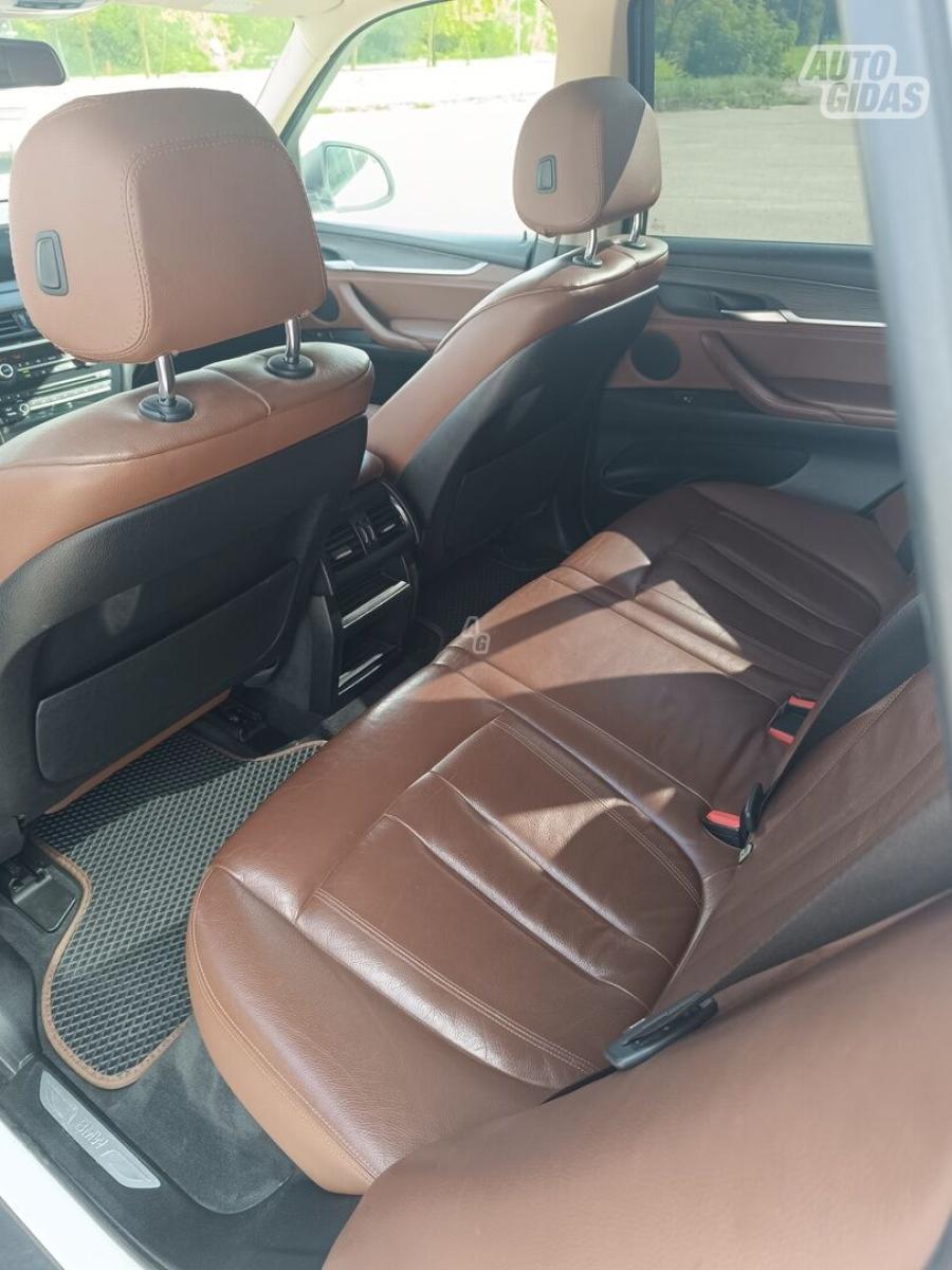 BMW X5 2014 Panevēža, ar dzinēja tilpumu 2.00 L un nobraukumu 309 tūkst. km par 15500 €, foto 7 vietnē AUTOMOTO.COM.LV