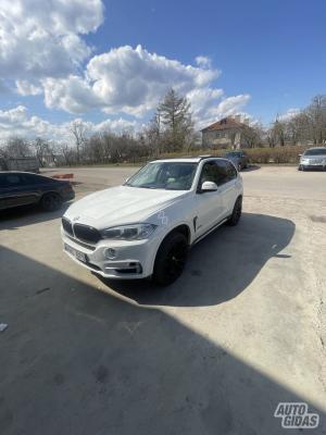 BMW X5 2015 Kauņa, ar dzinēja tilpumu 3.50 L un nobraukumu 300 tūkst. km par 11800 €, foto  vietnē AUTOMOTO.COM.LV