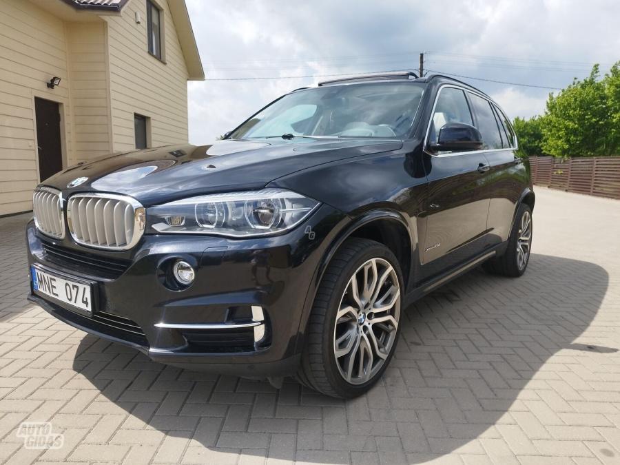 BMW X5 2015 in Kaunas, with an engine capacity of 3.00 L and mileage of 312 thousand km for 16999 €, photo 1 on AUTOMOTO.COM.LV