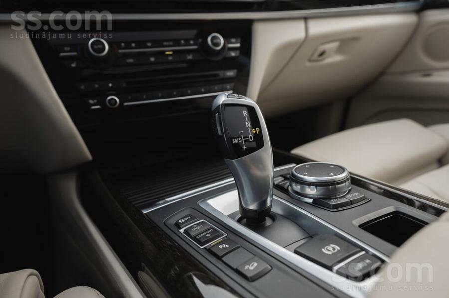 BMW X5 2015 Jelgava, ar dzinēja tilpumu 3.00 L un nobraukumu 258 tūkst. km par 17800 €, foto 16 vietnē AUTOMOTO.COM.LV