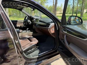 BMW X5 2015 Dobele, ar dzinēja tilpumu 3.00 L un nobraukumu 297 tūkst. km par 19700 €, foto 24 vietnē AUTOMOTO.COM.LV