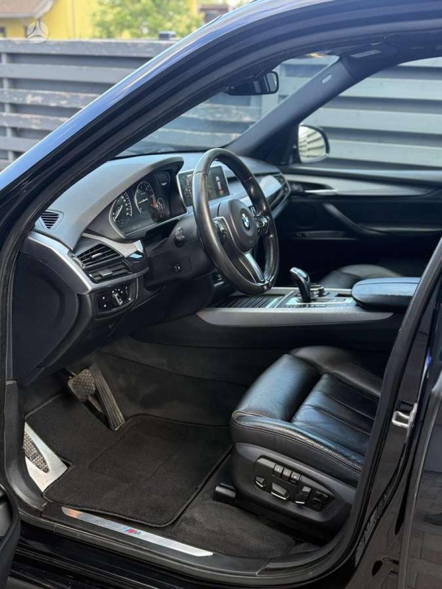 BMW X5 2015 in Kaunas, with an engine capacity of 2.99 L and mileage of 284 thousand km for 19900 €, photo 6 on AUTOMOTO.COM.LV