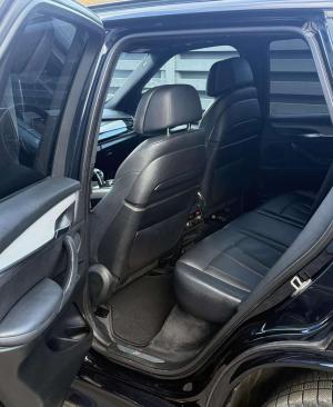 BMW X5 2015 in Kaunas, with an engine capacity of 2.99 L and mileage of 284 thousand km for 19900 €, photo 7 on AUTOMOTO.COM.LV