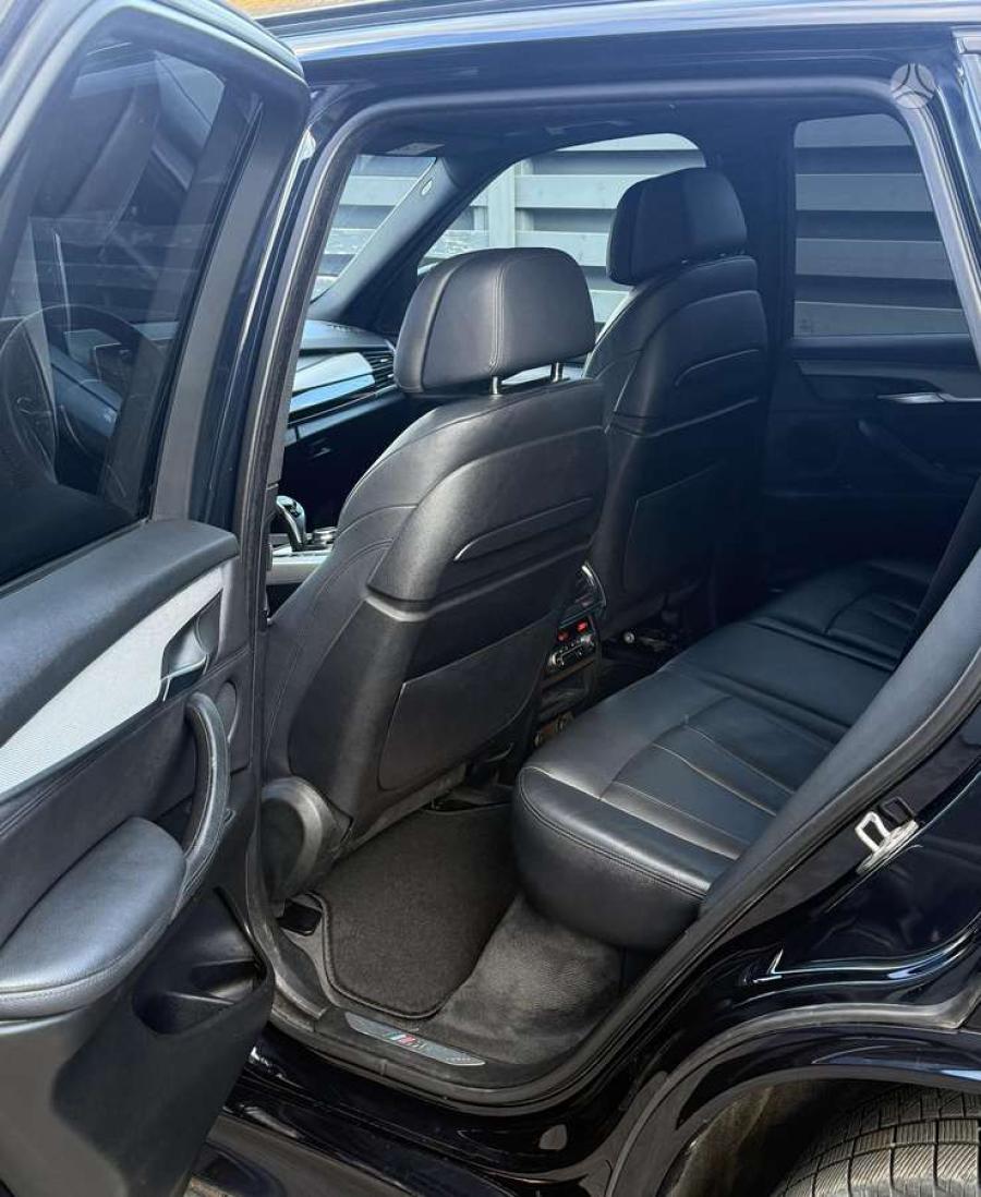 BMW X5 2015 in Kaunas, with an engine capacity of 2.99 L and mileage of 284 thousand km for 19900 €, photo 7 on AUTOMOTO.COM.LV