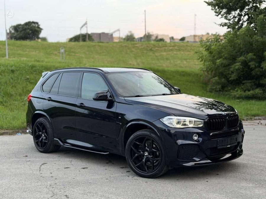 BMW X5 2015 in Vilnius, with an engine capacity of 2.99 L and mileage of 220 thousand km for 20390 €, photo 4 on AUTOMOTO.COM.LV