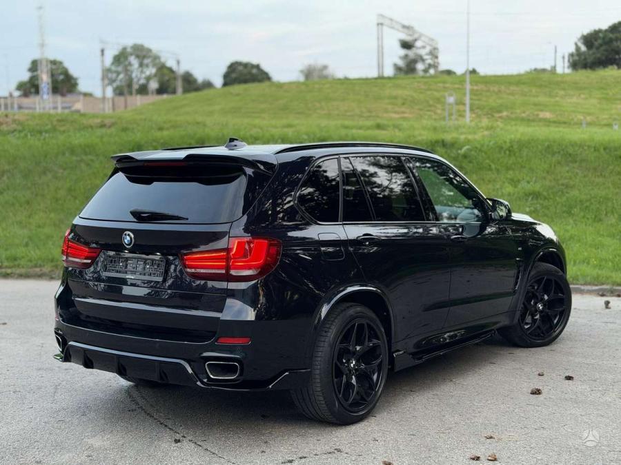 BMW X5 2015 in Vilnius, with an engine capacity of 2.99 L and mileage of 220 thousand km for 20390 €, photo 6 on AUTOMOTO.COM.LV