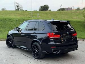 BMW X5 2015 in Vilnius, with an engine capacity of 2.99 L and mileage of 220 thousand km for 20390 €, photo 8 on AUTOMOTO.COM.LV