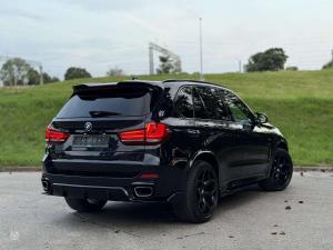 BMW X5 2015 in Vilnius, with an engine capacity of 2.99 L and mileage of 220 thousand km for 20390 €, photo 13 on AUTOMOTO.COM.LV