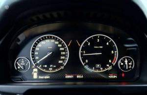 BMW X5 2015 in Vilnius, with an engine capacity of 2.99 L and mileage of 220 thousand km for 20390 €, photo 28 on AUTOMOTO.COM.LV