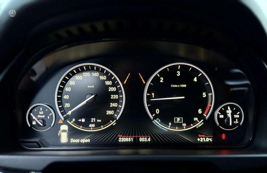 BMW X5 2015 in Vilnius, with an engine capacity of 2.99 L and mileage of 220 thousand km for 20390 €, photo 28 on AUTOMOTO.COM.LV