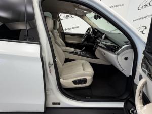 BMW X5 2015 in Vilnius, with an engine capacity of 2.99 L and mileage of 334 thousand km for 15000 €, photo 5 on AUTOMOTO.COM.LV