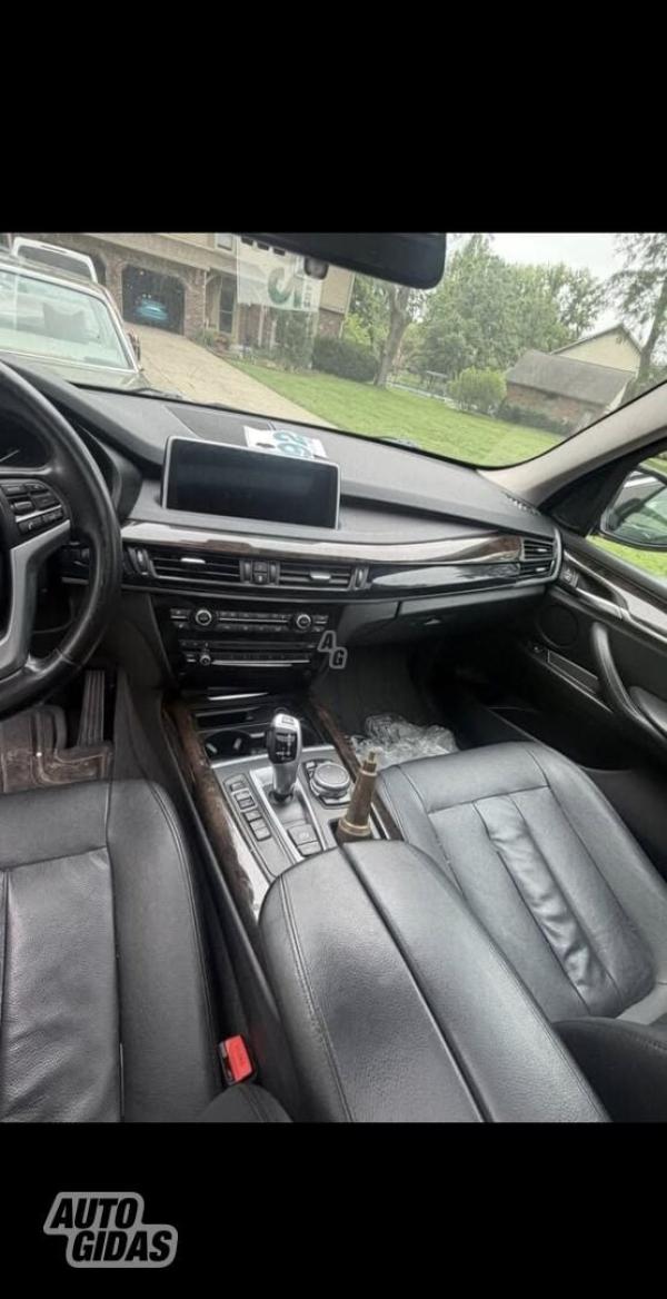 BMW X5 2015 in Mazeikiai, with an engine capacity of 3.00 L and mileage of 270 thousand km for 10600 €, photo 6 on AUTOMOTO.COM.LV