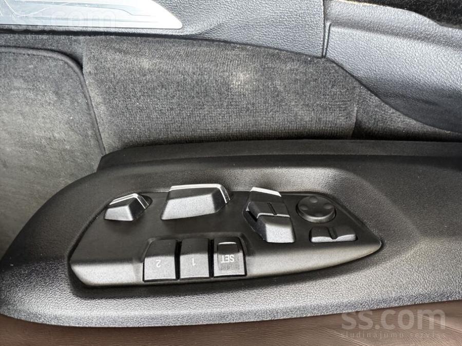 BMW X5 2015 in Riga, with an engine capacity of 3.00 L and mileage of 207 thousand km for 17500 €, photo 9 on AUTOMOTO.COM.LV