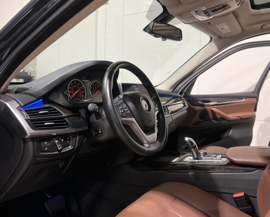 BMW X5 2016 in Klaipeda, with an engine capacity of 0.00 L and mileage of 158 thousand km for 18999 €, photo 6 on AUTOMOTO.COM.LV