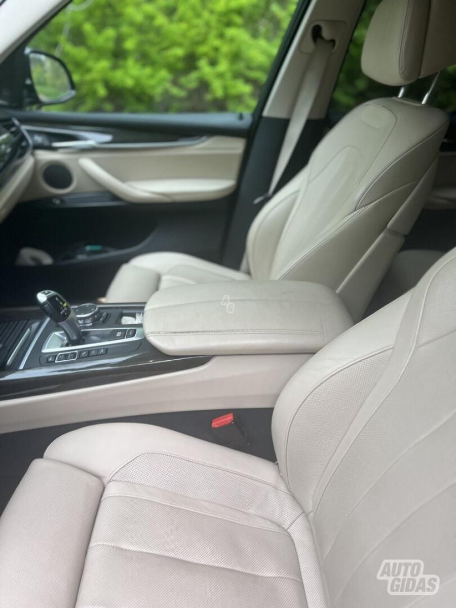 BMW X5 2016 in Kaunas, with an engine capacity of 3.00 L and mileage of 135 thousand km for 23500 €, photo 13 on AUTOMOTO.COM.LV